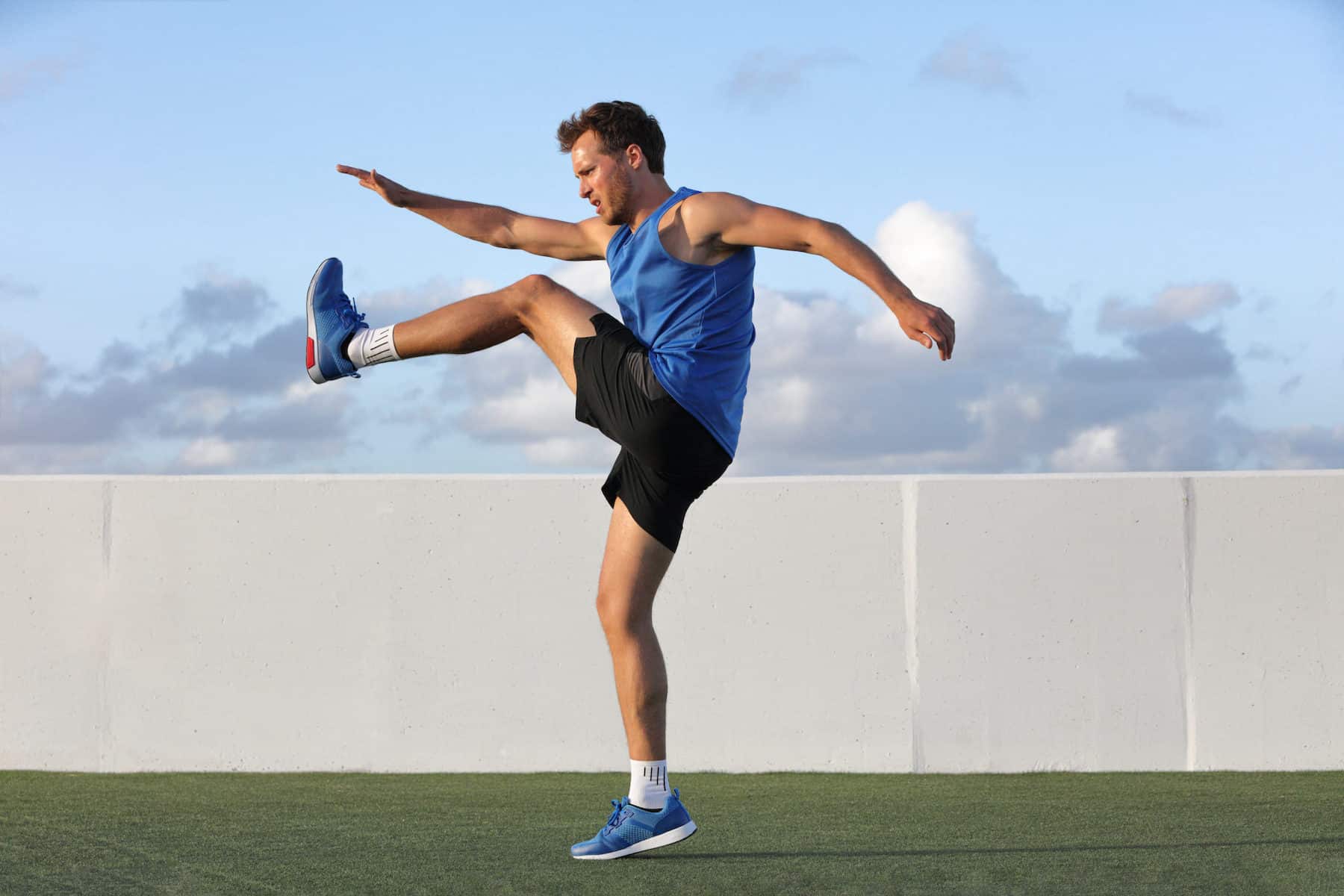 12 Dynamic Stretches for Lower Body You Can Do at Work - Pain Free Working