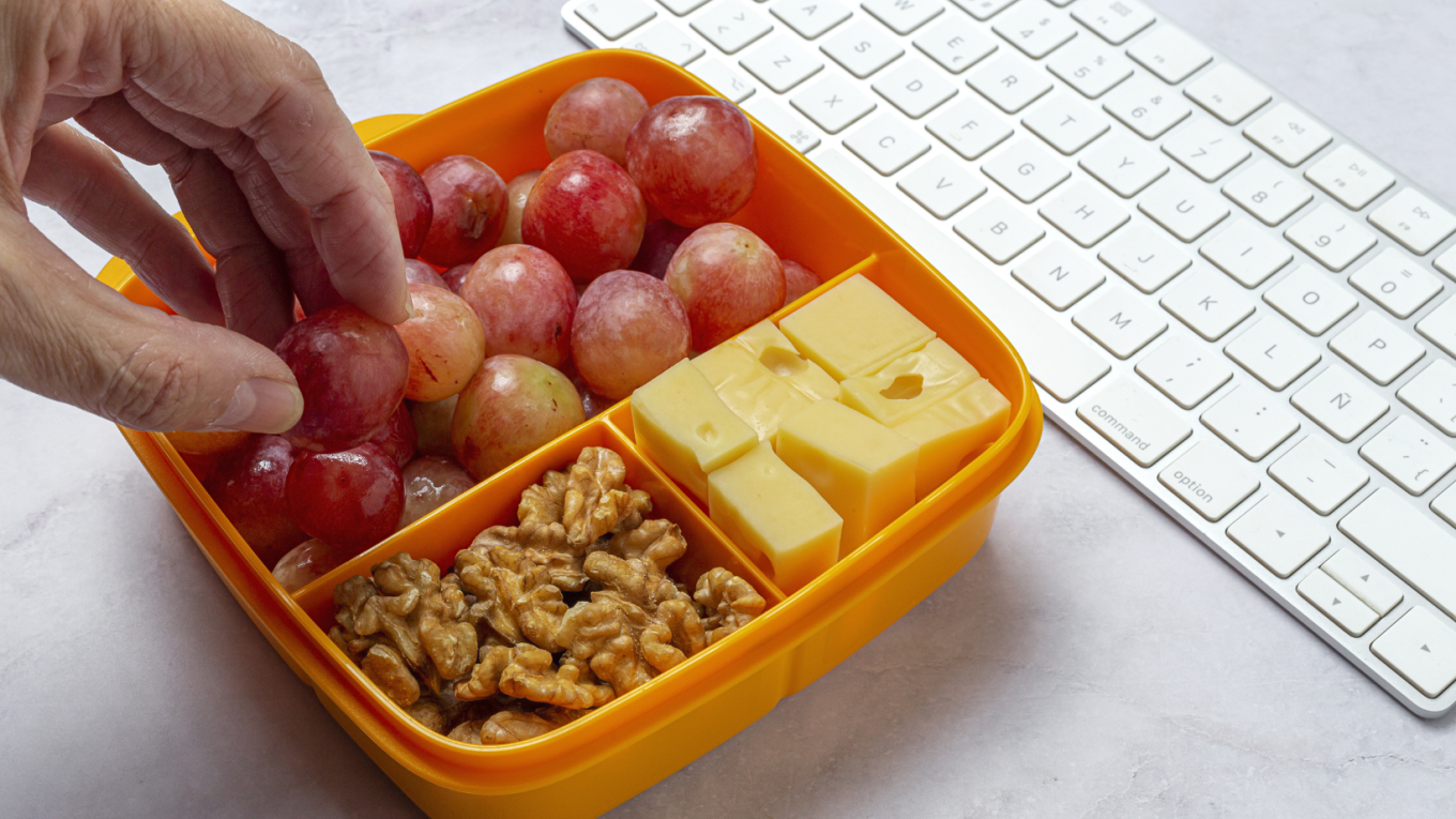 16 Healthy Snacks You Can Eat While Working - Pain Free Working