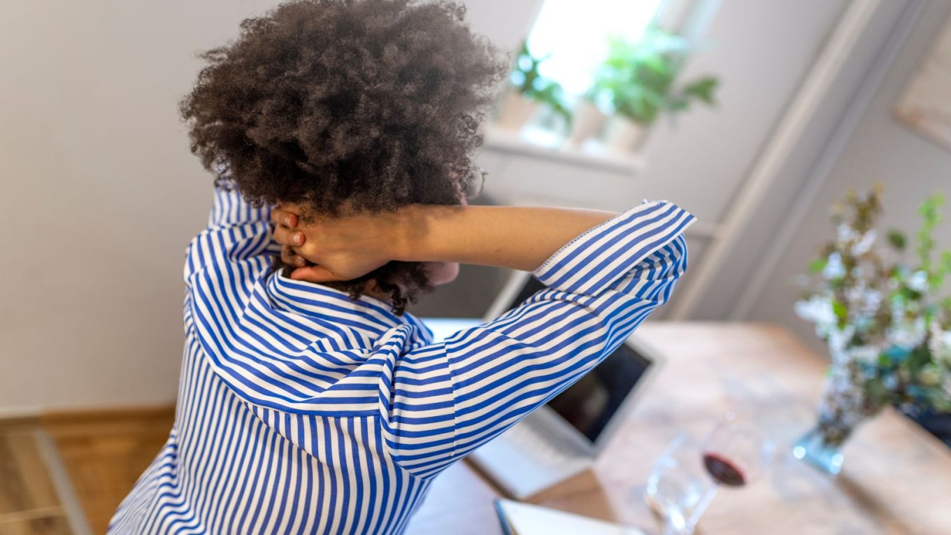 10 Minute Intense Back Workout for the Office - Pain Free Working