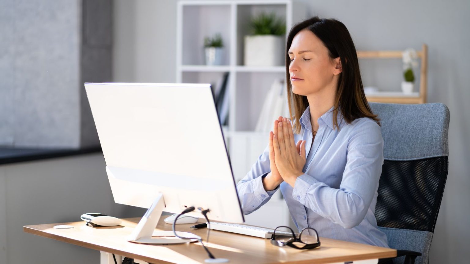12 Office Chair Yoga Poses for Better Balance - Pain Free Working