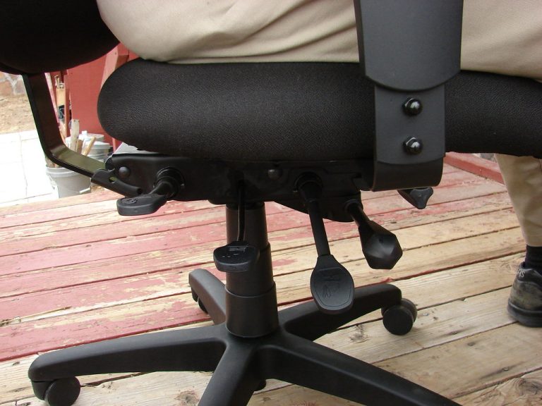 How to Set Up Your Ergonomic Chair - Pain Free Working