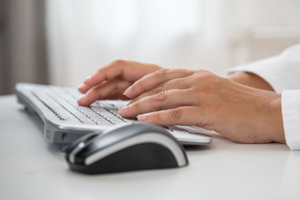 Your Complete Guide to Keyboard and Mouse Ergonomics - Pain Free Working