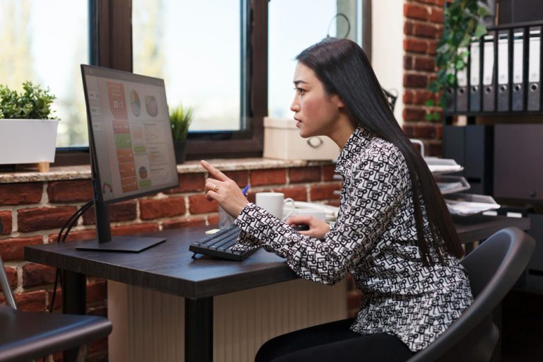 The Ideal Monitor Viewing Distance for Healthy Vision - Pain Free Working
