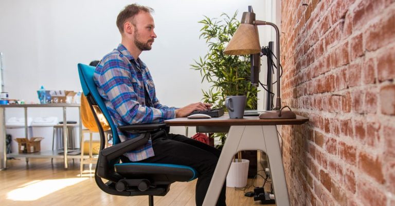21 Tips for an Ergonomic Desk Arrangement - Pain Free Working
