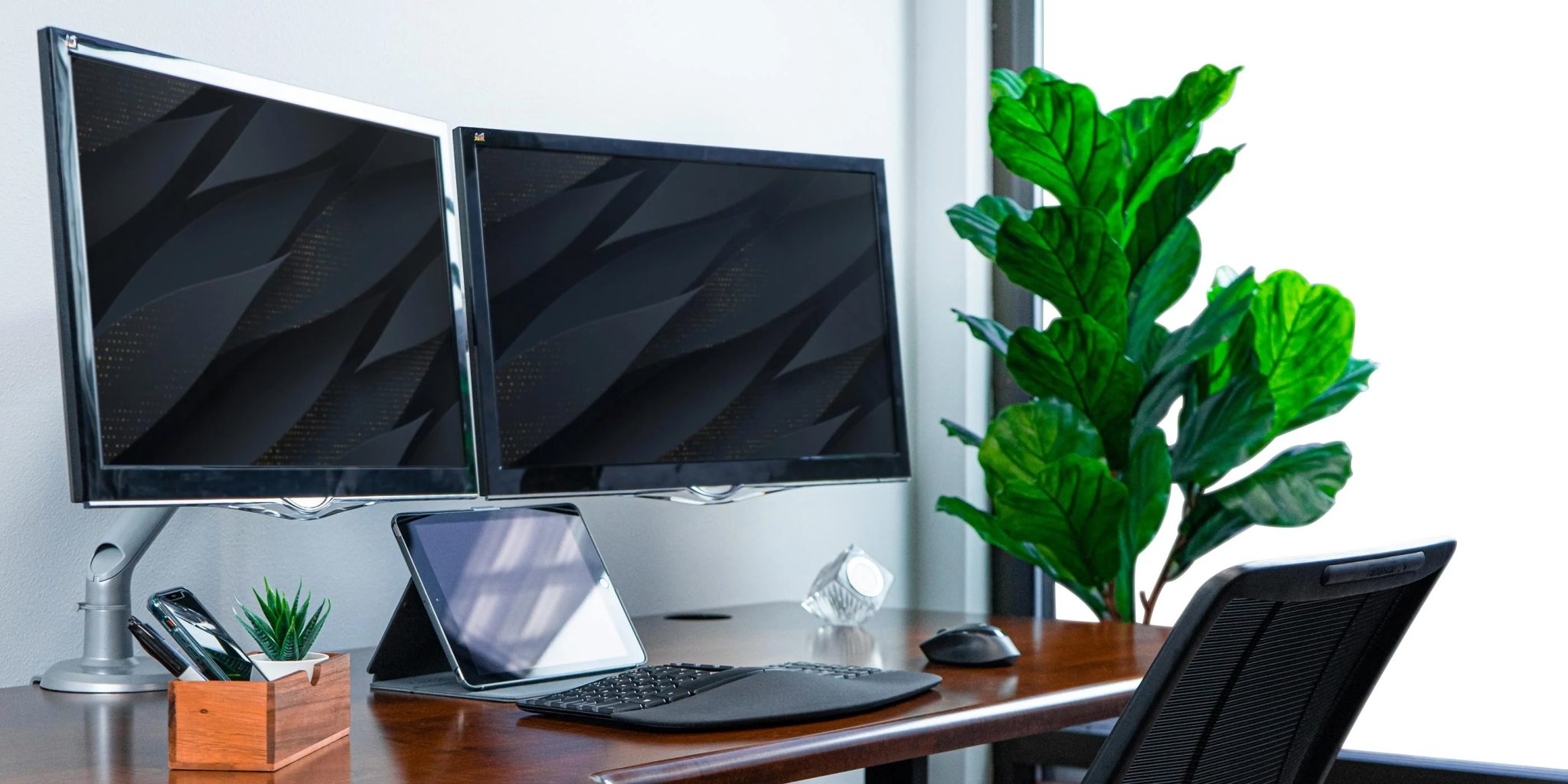 6 Tips for Proper Ergonomics for Dual Monitors - Pain Free Working