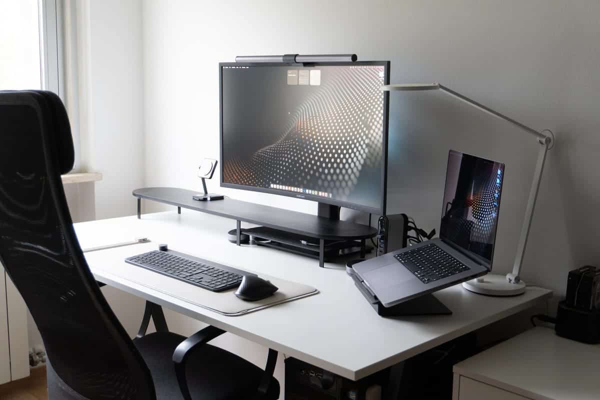 6 Tips for Proper Ergonomics for Dual Monitors - Pain Free Working