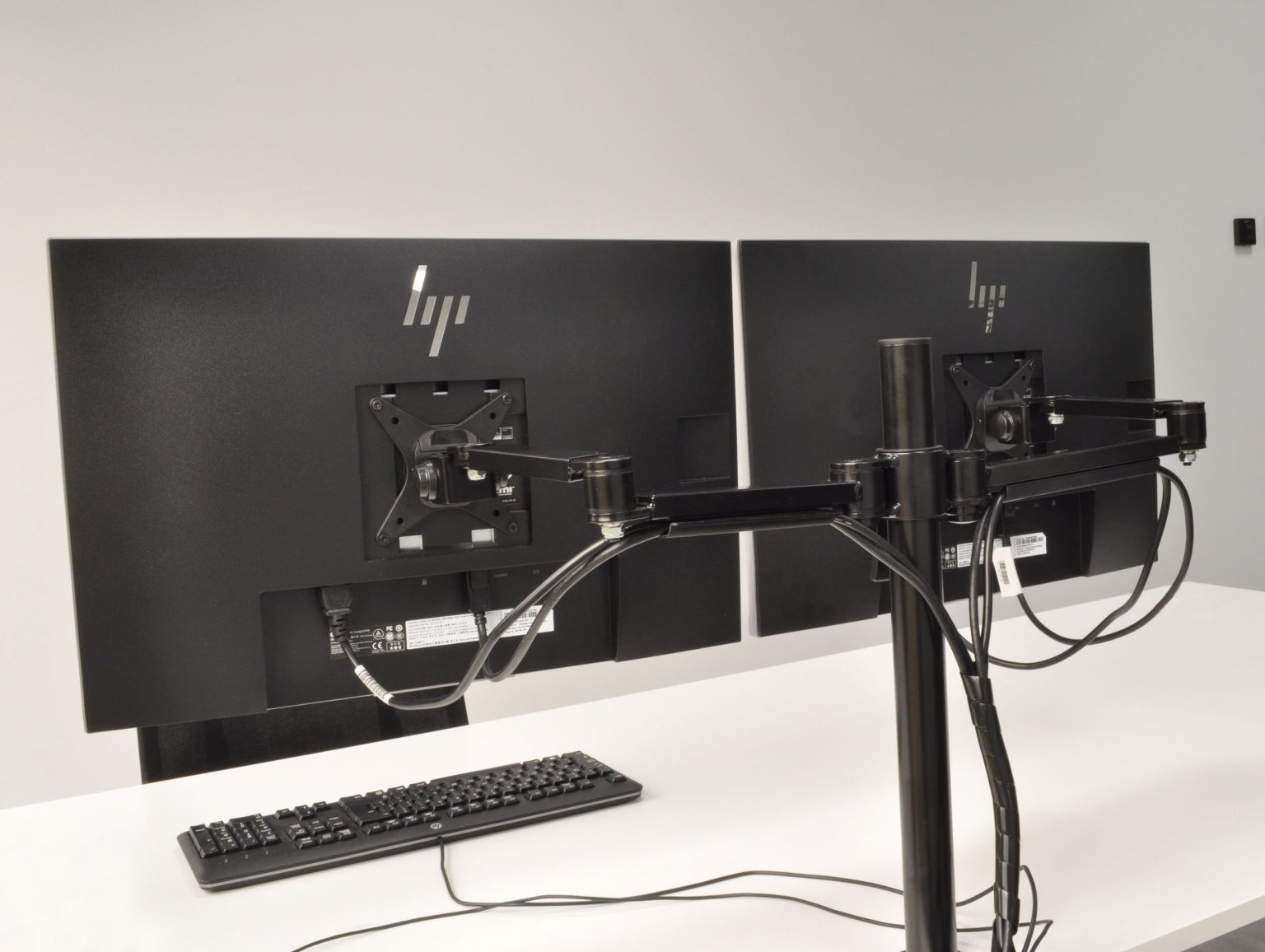 9 Dual Monitor Productivity Tips - Pain Free Working