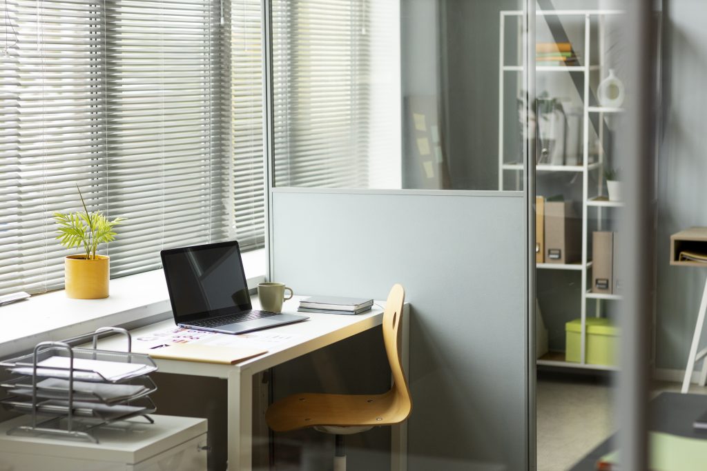 6 Noise-Canceling Solutions for Offices - Pain Free Working